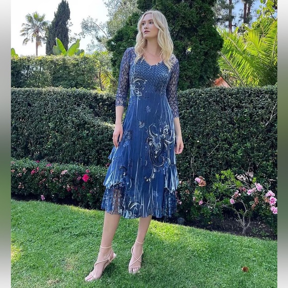 Komarov | Dresses | Nwt Komarovpleated Vneckline 34 Sleeve Tiered ...